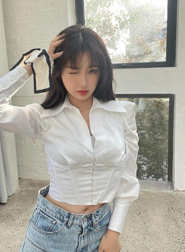 Yu Shuxin's recent photos have gained a new height!Jeans waistband can ...