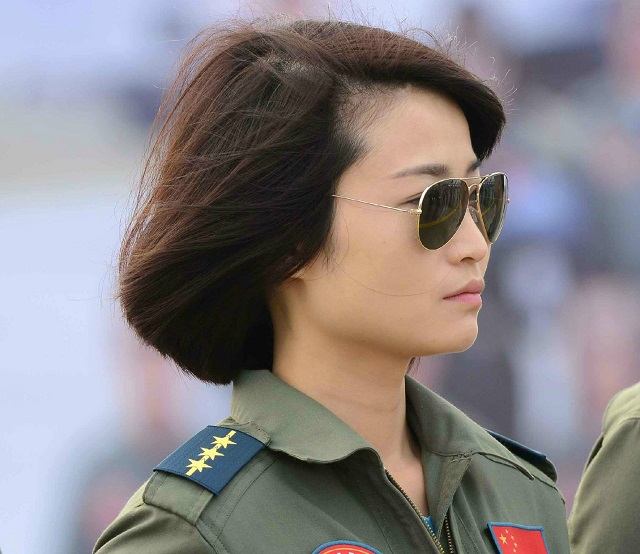 Yu Xu, the "superwoman" in the sky, drove the J-10 fighter jet to ...