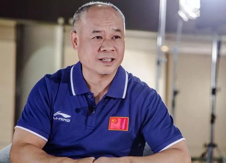 Li Jingwei passed away in 2013, and Li Ning cried on the spot: he is not only the boss, but also ...