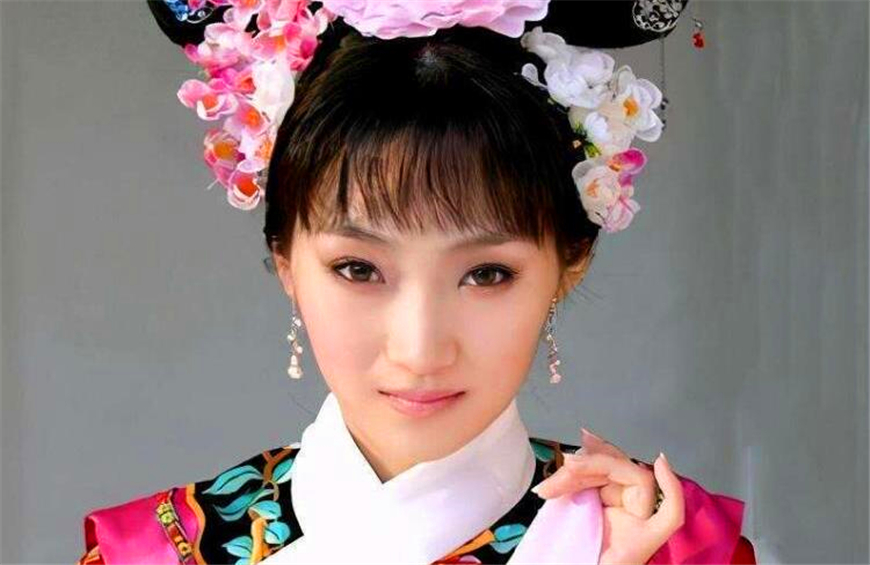 She is a descendant of the imperial family of the Qing Dynasty. She ...