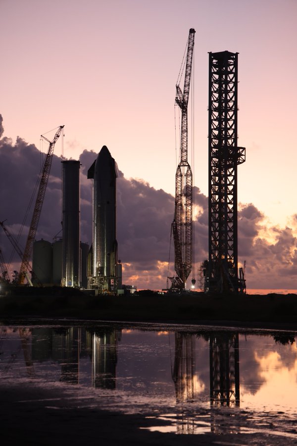 The picture shows the SpaceX starship SN21 under construction - iNEWS