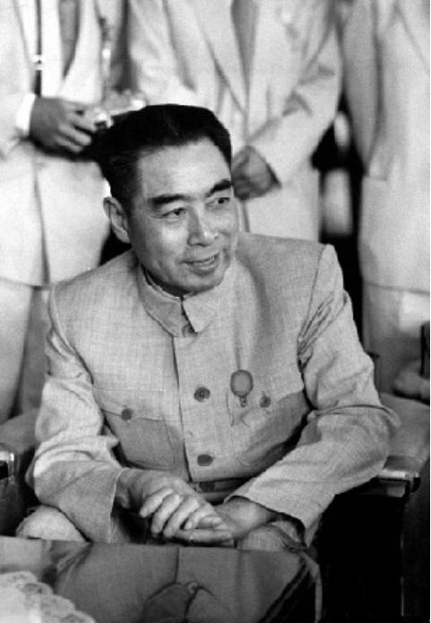 Red spy Qian Zhuangfei: 4 children are all talents, a woman and Wang ...