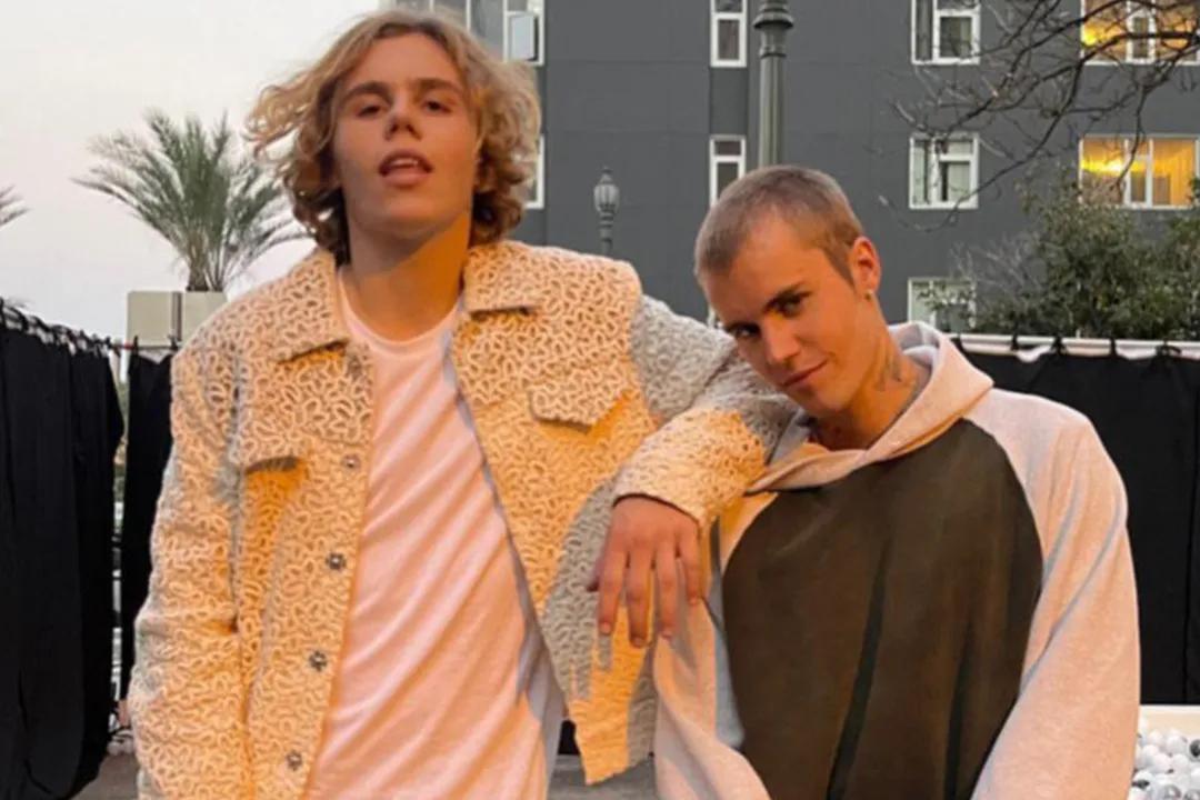 Airborne Billboard singles chart champion, 17-year-old Australian ...