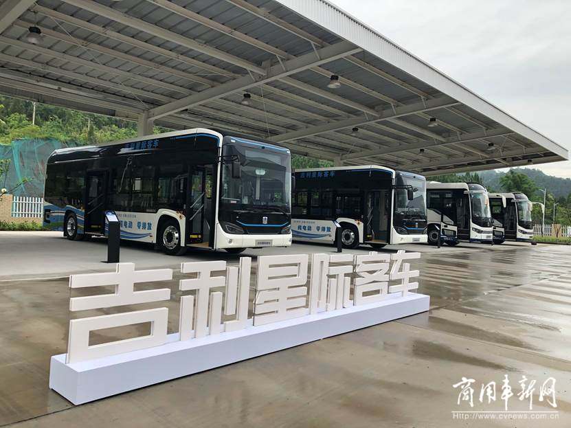 Named "Interstellar", how big is the picture of Geely Bus? - iNEWS