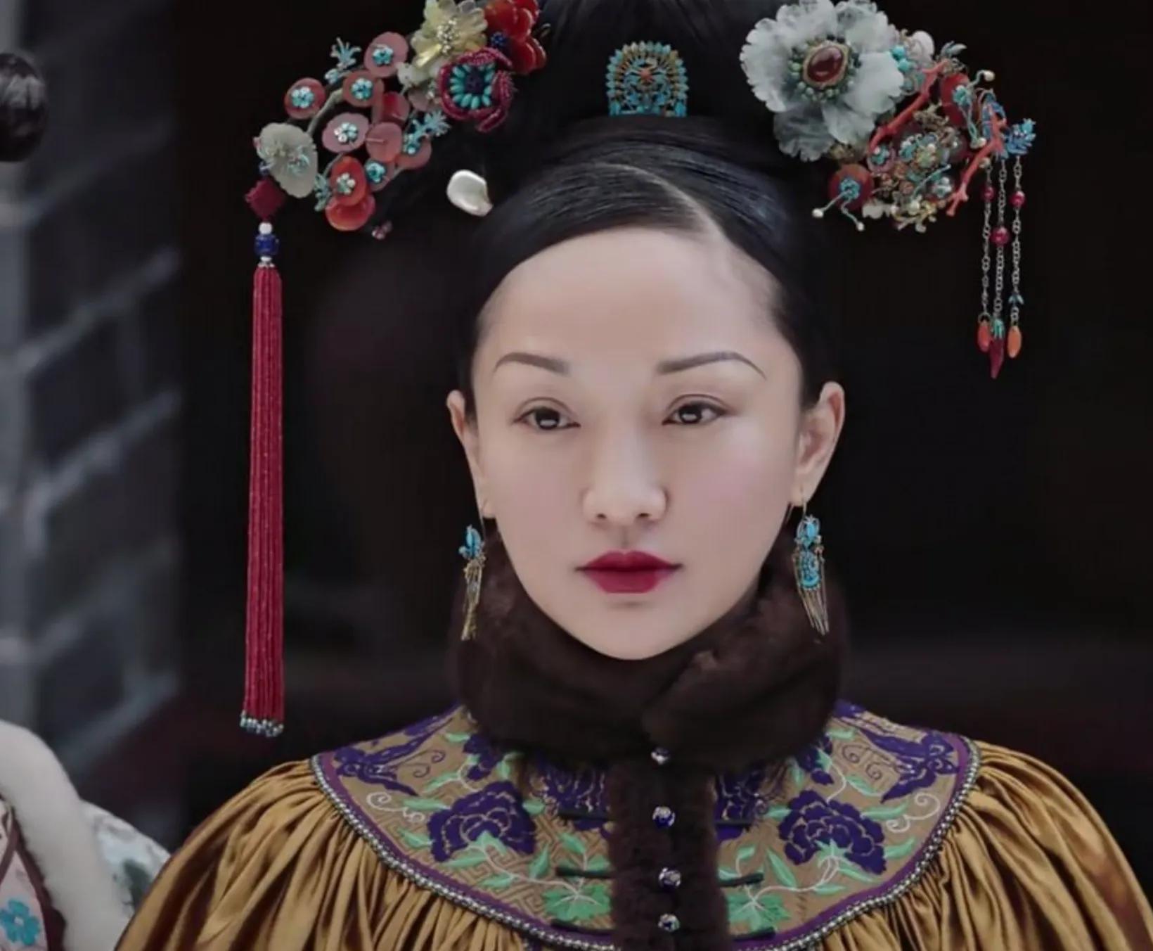 Different contrasts of the same characters in "Ruyi's Biography" and ...