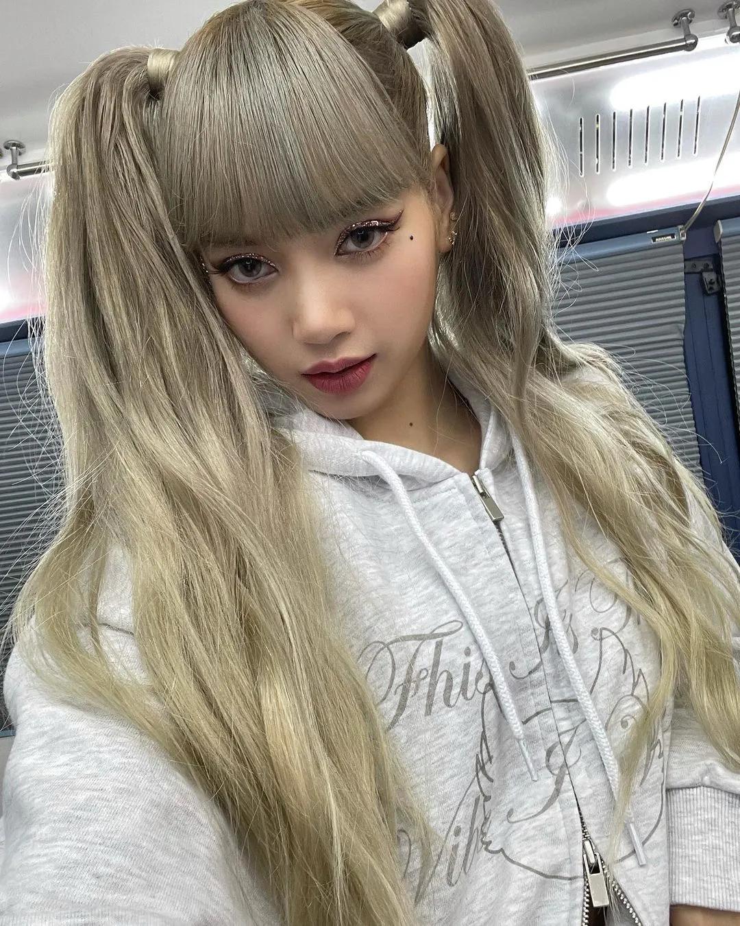 The world's Barbie Lisa tells us that success requires hard work - iNEWS