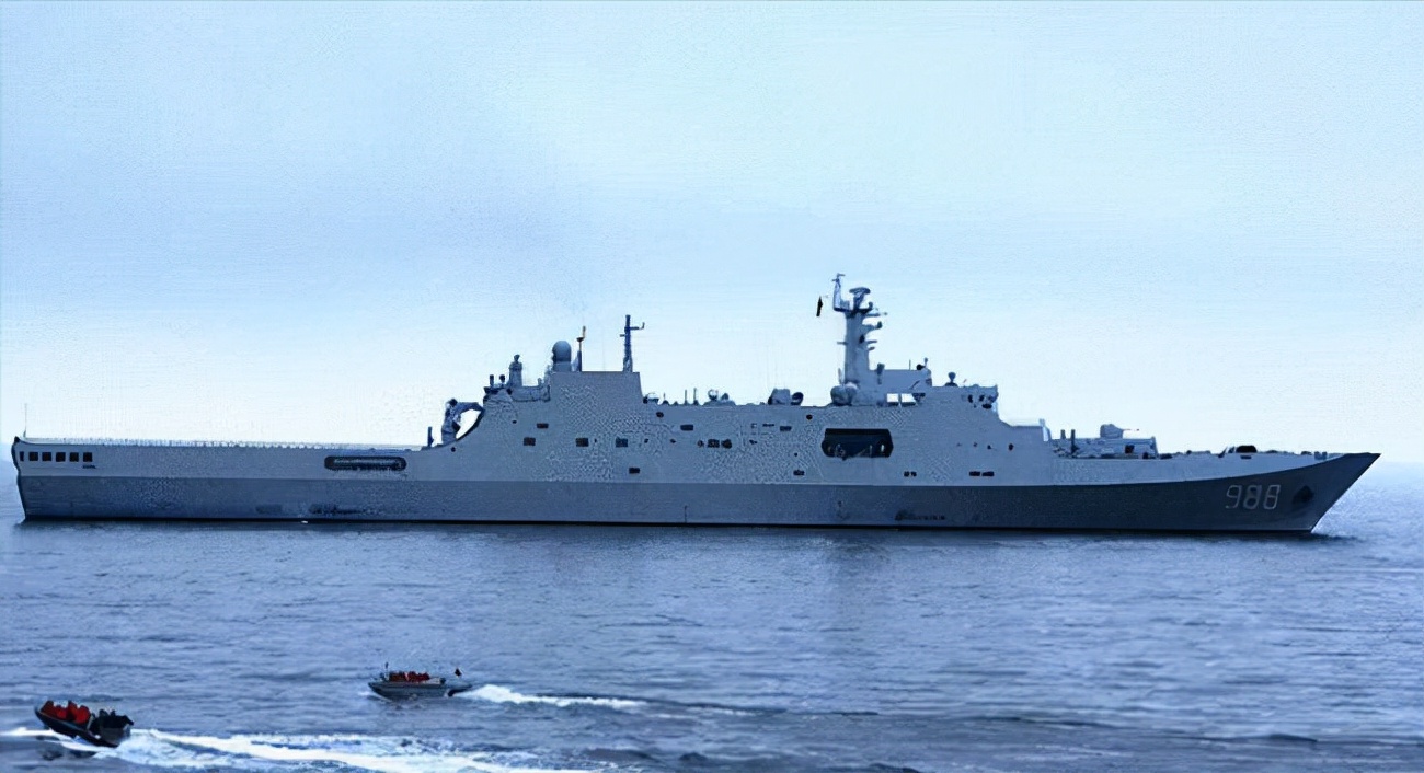 Type 071 Landing Ship: Conducting landing exercises off Hualien, it ...
