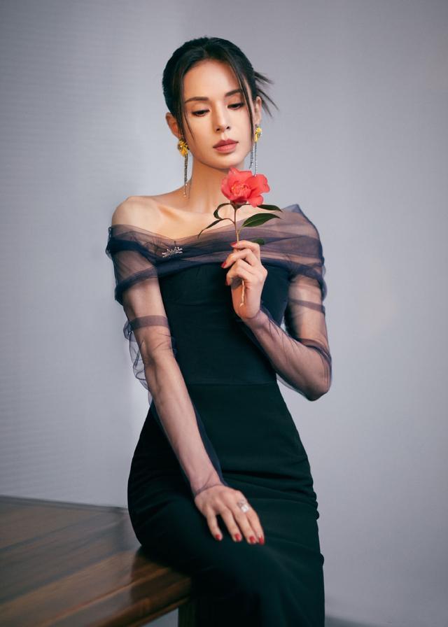 Li Ruoxi people feel inferior, and I will wear the buns of the hip ...