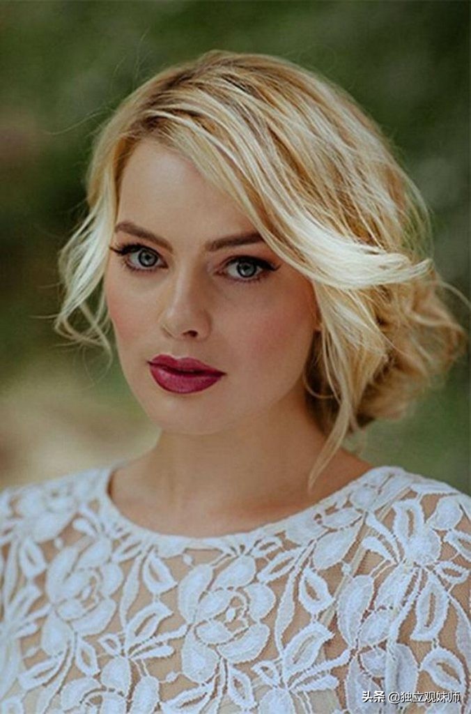 Margot Robbie, and some old photos - iMedia