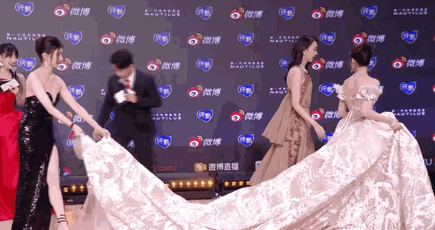 Weibo Night Actress Red Carpet Show: Tong Liya is elegant, Reba's ...