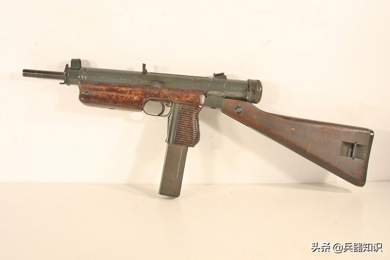 Israeli "Uzi" submachine gun - iNEWS