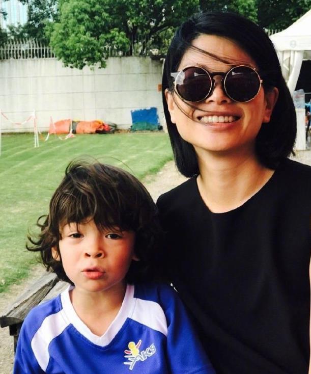 Are there any actresses in the entertainment industry with below ...