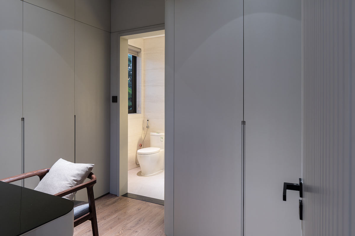 The townhouse of 380 square meters, whether day or night, the ...