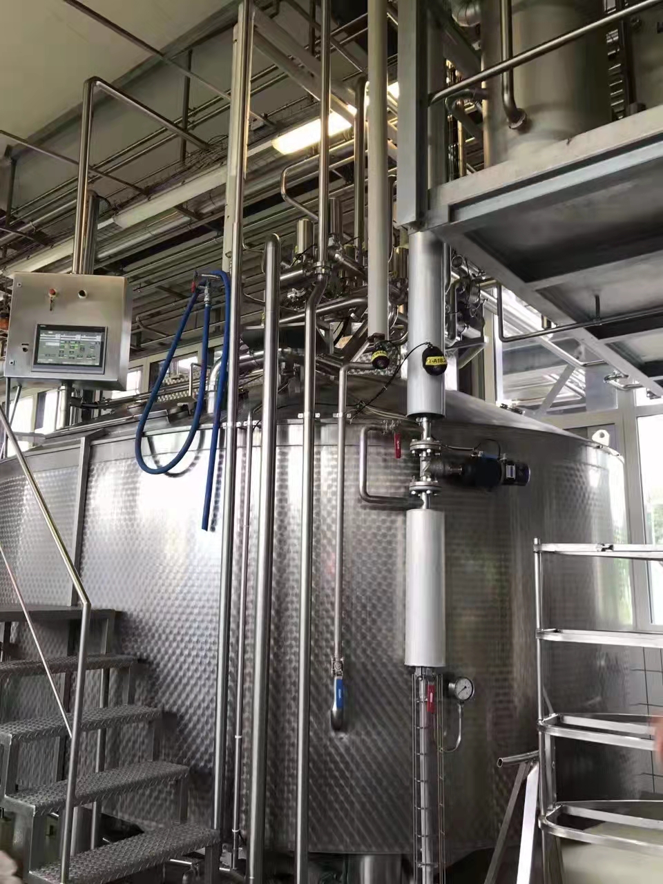 Visit the largest cheese factory in Switzerland - iNEWS