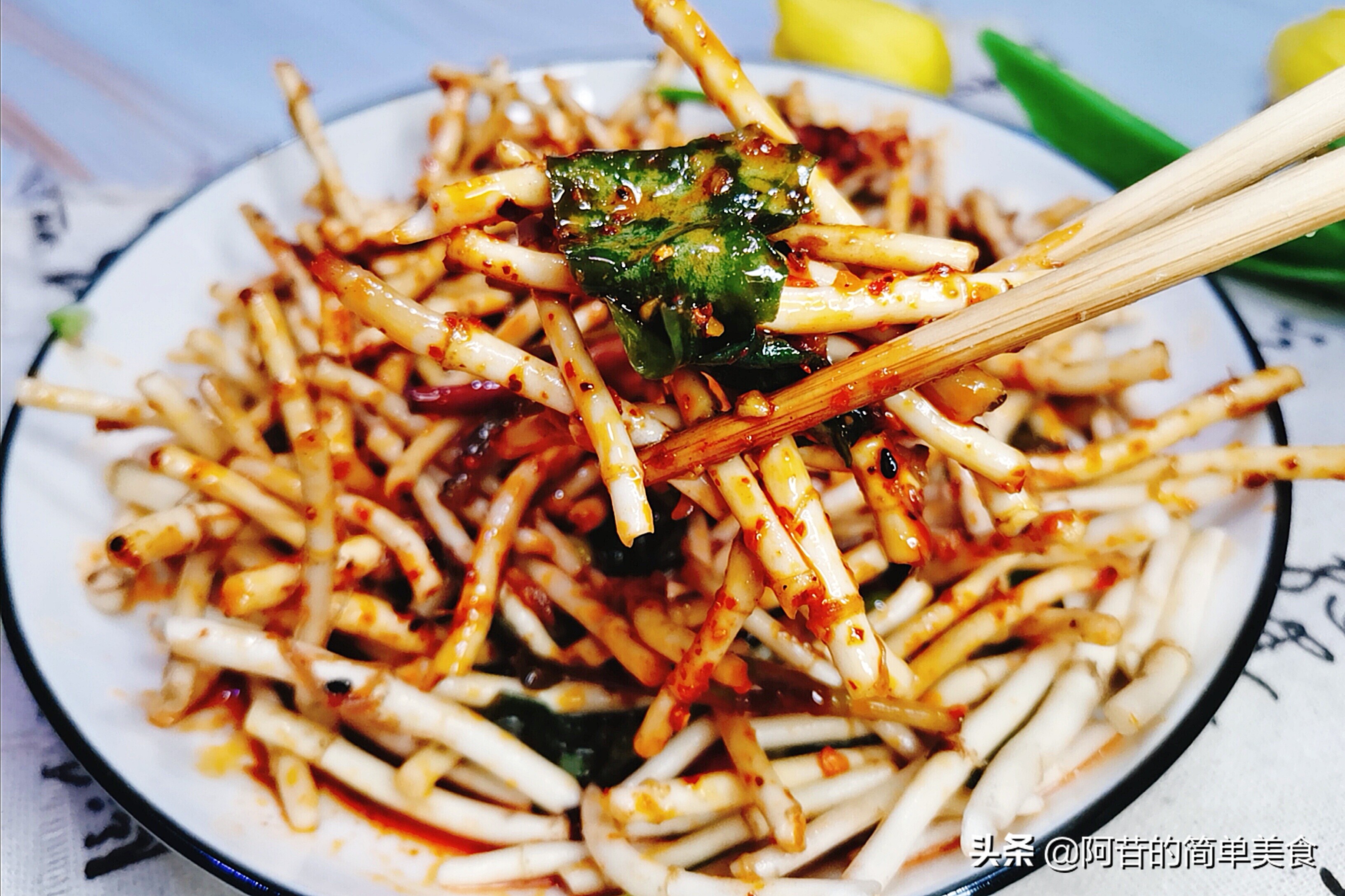 The popular zheergen in the southwest, also called houttuynia cordata ...