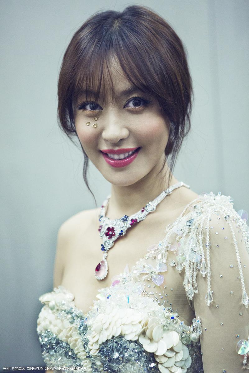 Li Fei'er with a sexy body - iNEWS