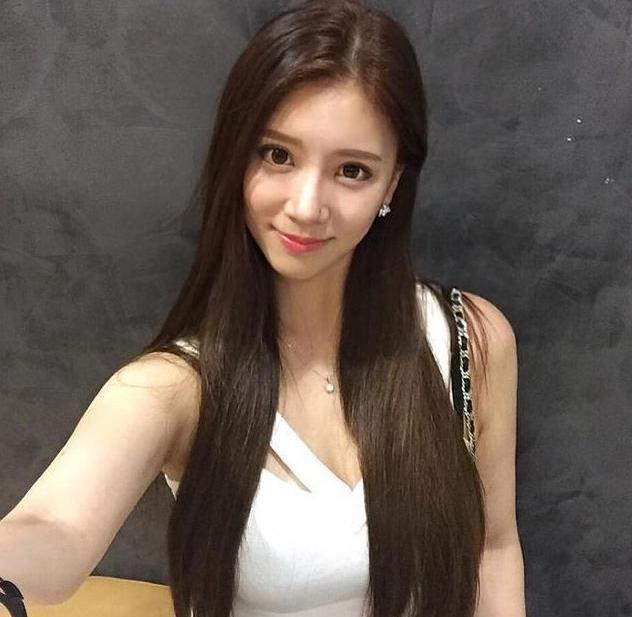 "The One Piece" Korean female model Jin Yeying has a hot body - iNEWS