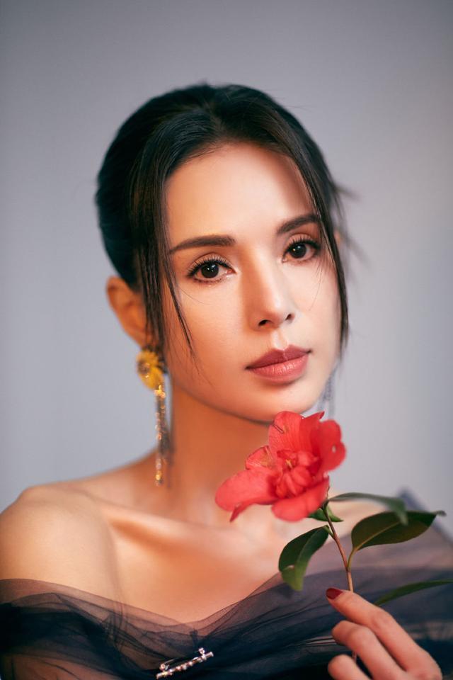 Li Ruoxi people feel inferior, and I will wear the buns of the hip ...