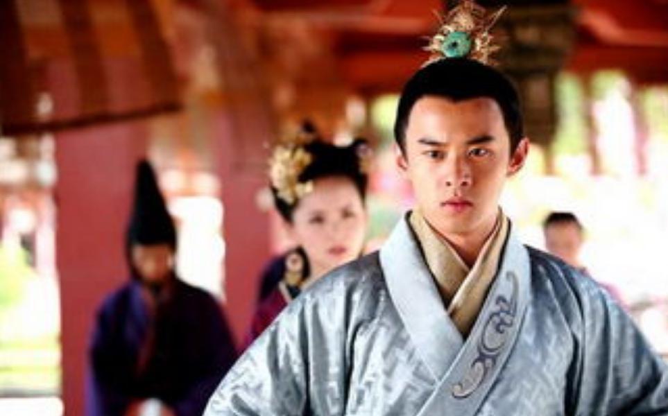 Emperor Han Jing asked Zhou Yafu to eat without chopsticks. After Zhou Yafu left, Emperor Han ...