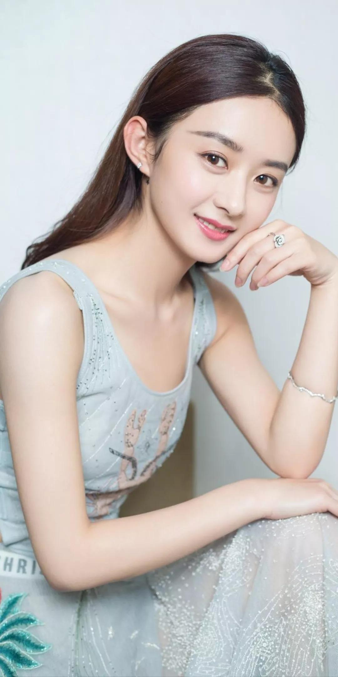 Zhao Liying's new stills are exposed, from too rustic to too foreign ...