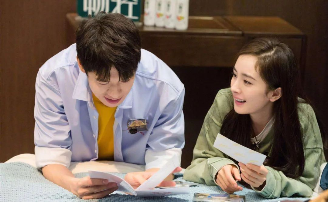 "Sexy little fox" Yang Mi's Saxi, and her story of her and fresh meat ...