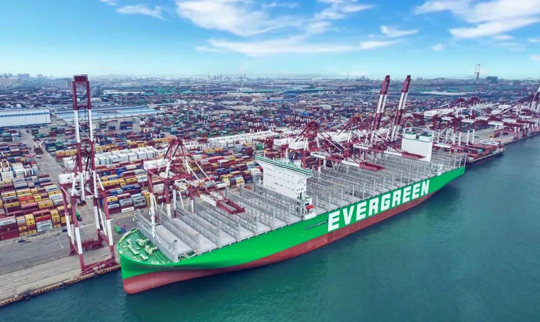 Set the record for the largest container ship!Evergreen Shipping's ...