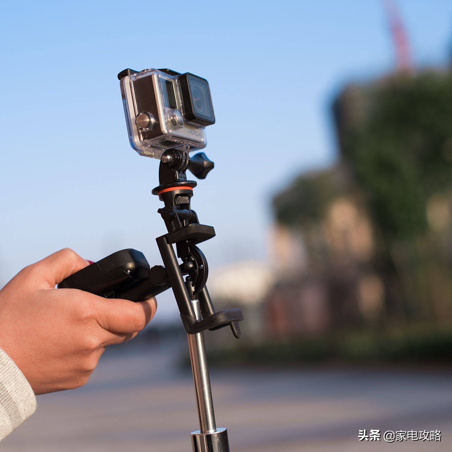 Small size, great promise: handheld gimbal stabilizer - iNEWS