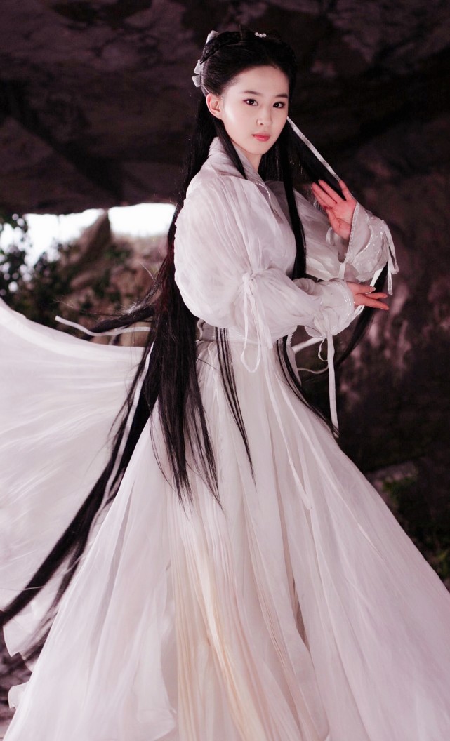 Liu Yifei Yang Mi's old photos in the same frame attracted attention ...