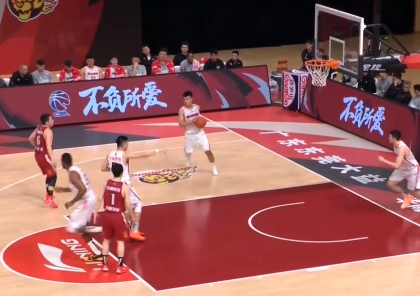 Seeing results!Thompson was replaced after a foul, why Zhou Peng and ...