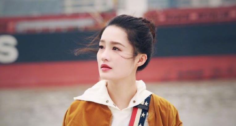 Blooming Flowers at Sea Episode 41: Lei Yuzheng took Du Xiaosu's hand ...