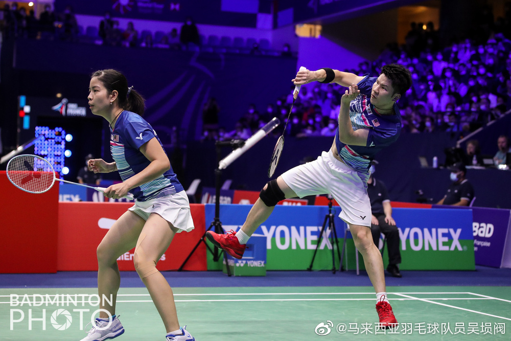 Love and work are both right!Another badminton mixed doubles ...