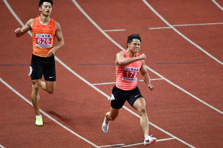 Su Bingtian ran 10 seconds into the 100m for the 7th time, the fastest ...