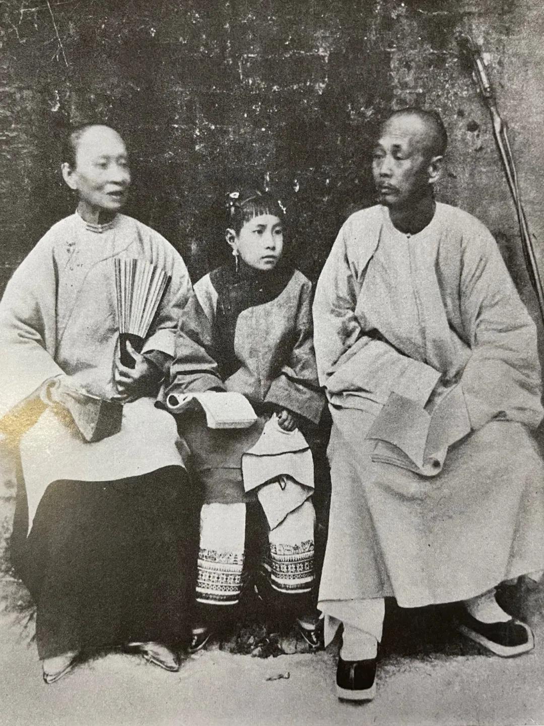 They were the first girls to study abroad in Wenzhou - iNEWS
