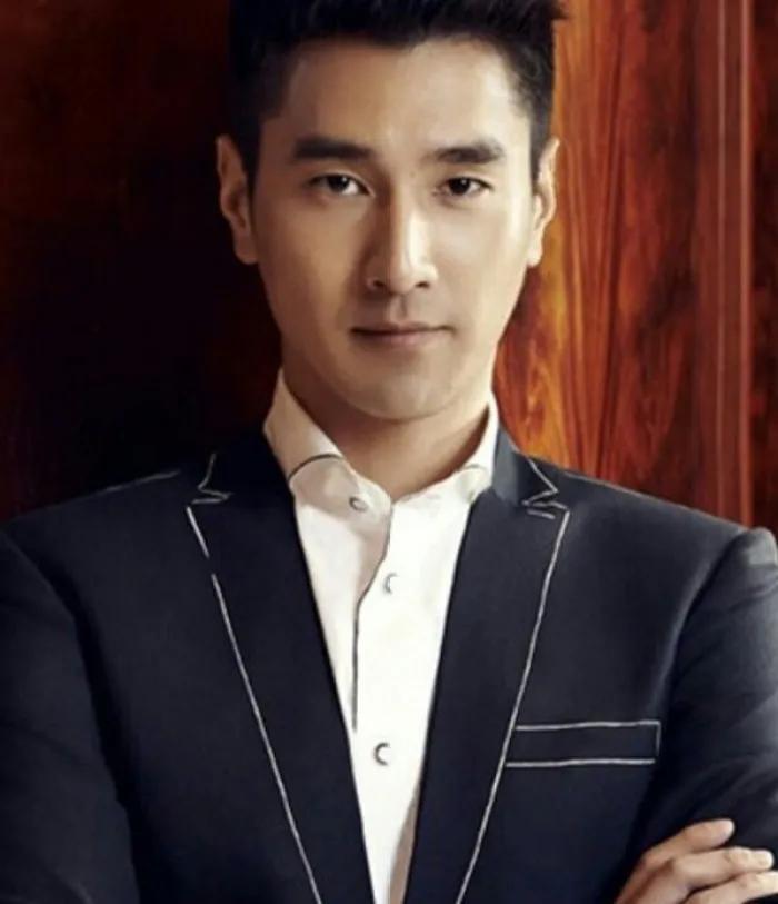 Zhao Youting's romantic love history: he prefers beautiful models, but ...