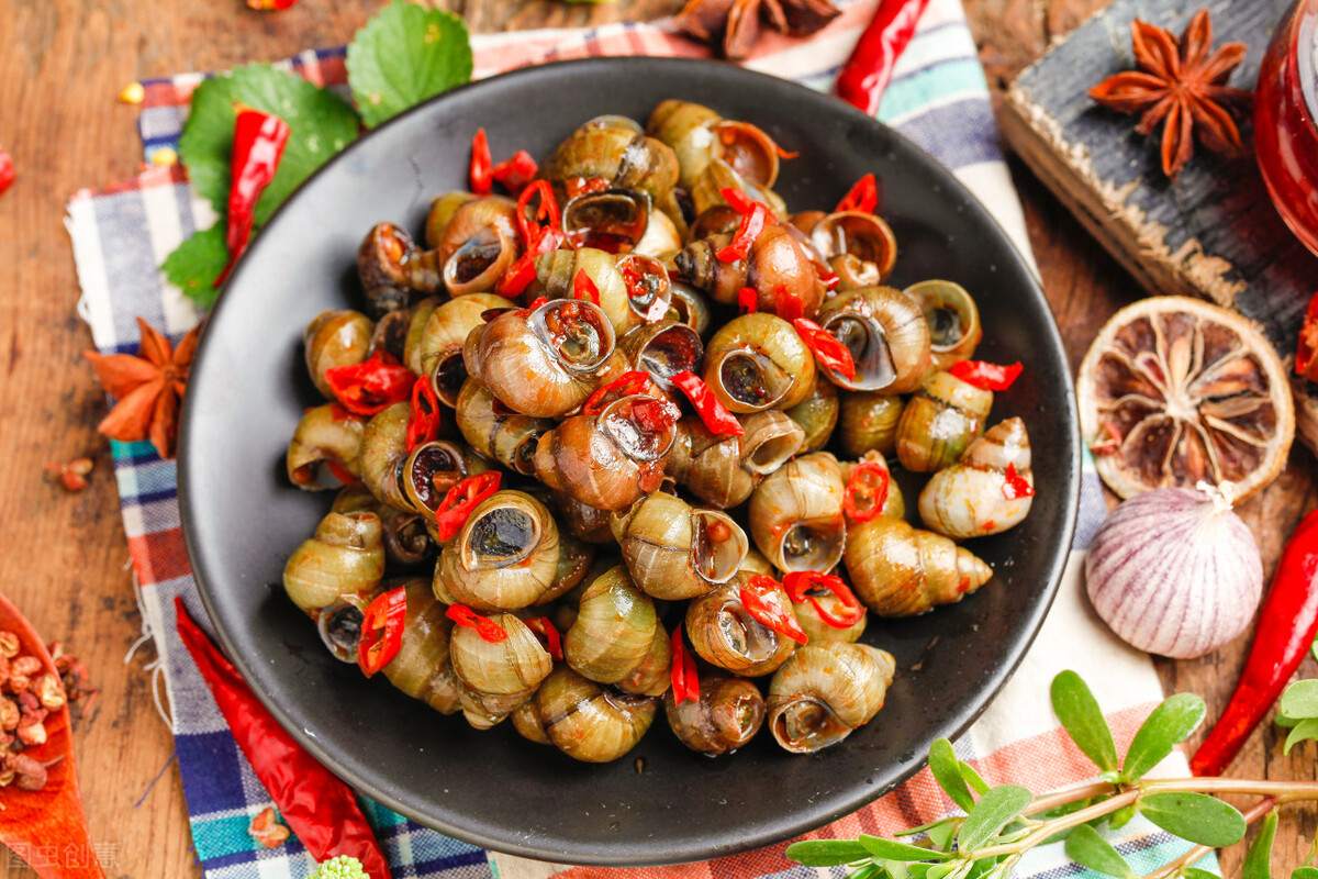 When frying escargots, don't put them in the pot directly. Do the key ...