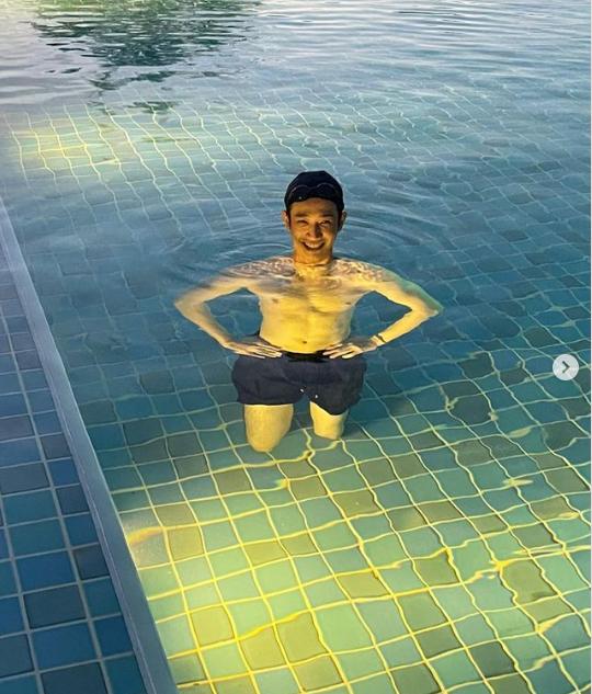 Liu Yihao just wore a towel and "super fierce biceps" was seductively broadcast. 260,000 Liu ...