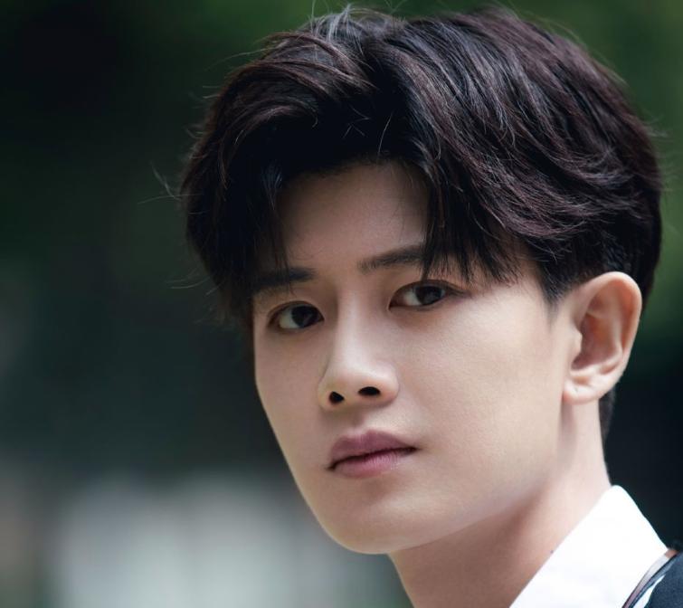 Zhao Yihuan: The queen of youth films is caught in a "sexy circle", and ...