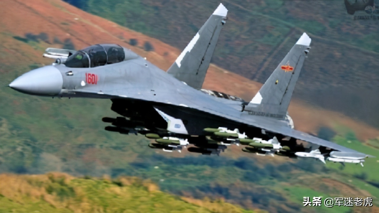 The J-16 Pili-15 missile cruises the Taiwan Strait, enhancing its ...