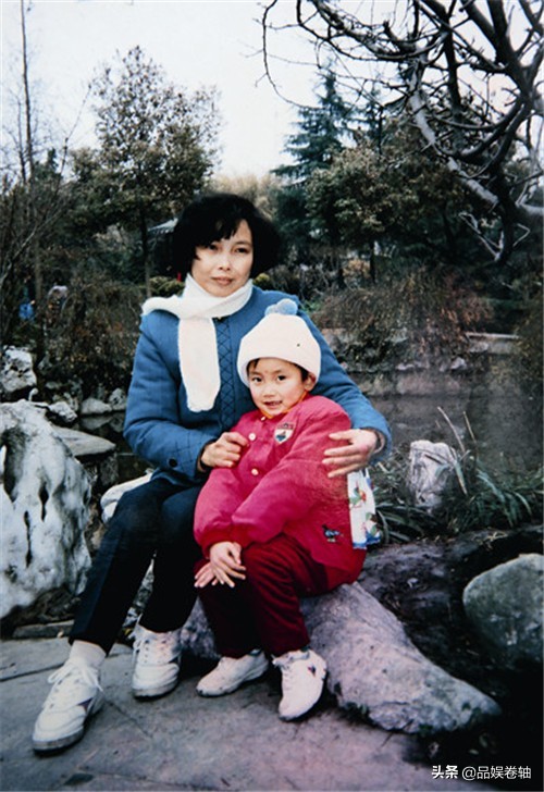 Liu Ting, a boy who went to school with his mother, became the most ...