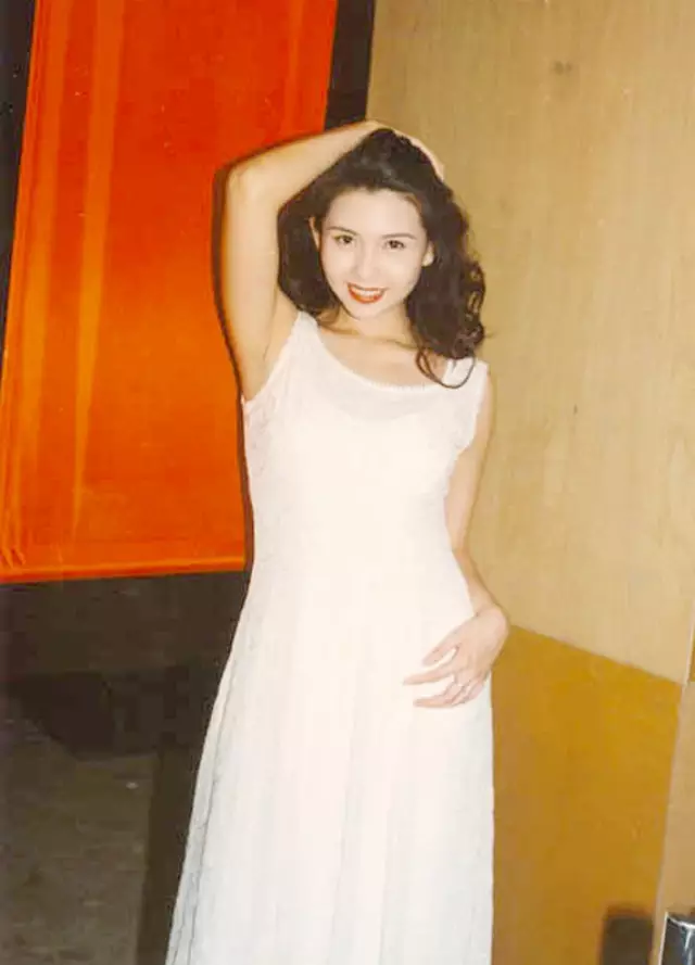 A generation of sexy goddess's legendary life! How beautiful is Qiu ...