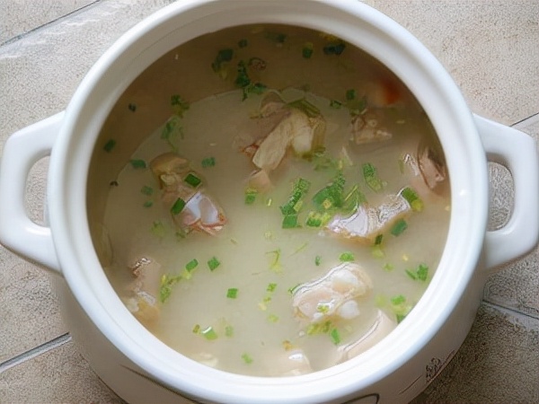 The recipe of Sichuan-flavored hoof-flower soup is simple and easy to ...