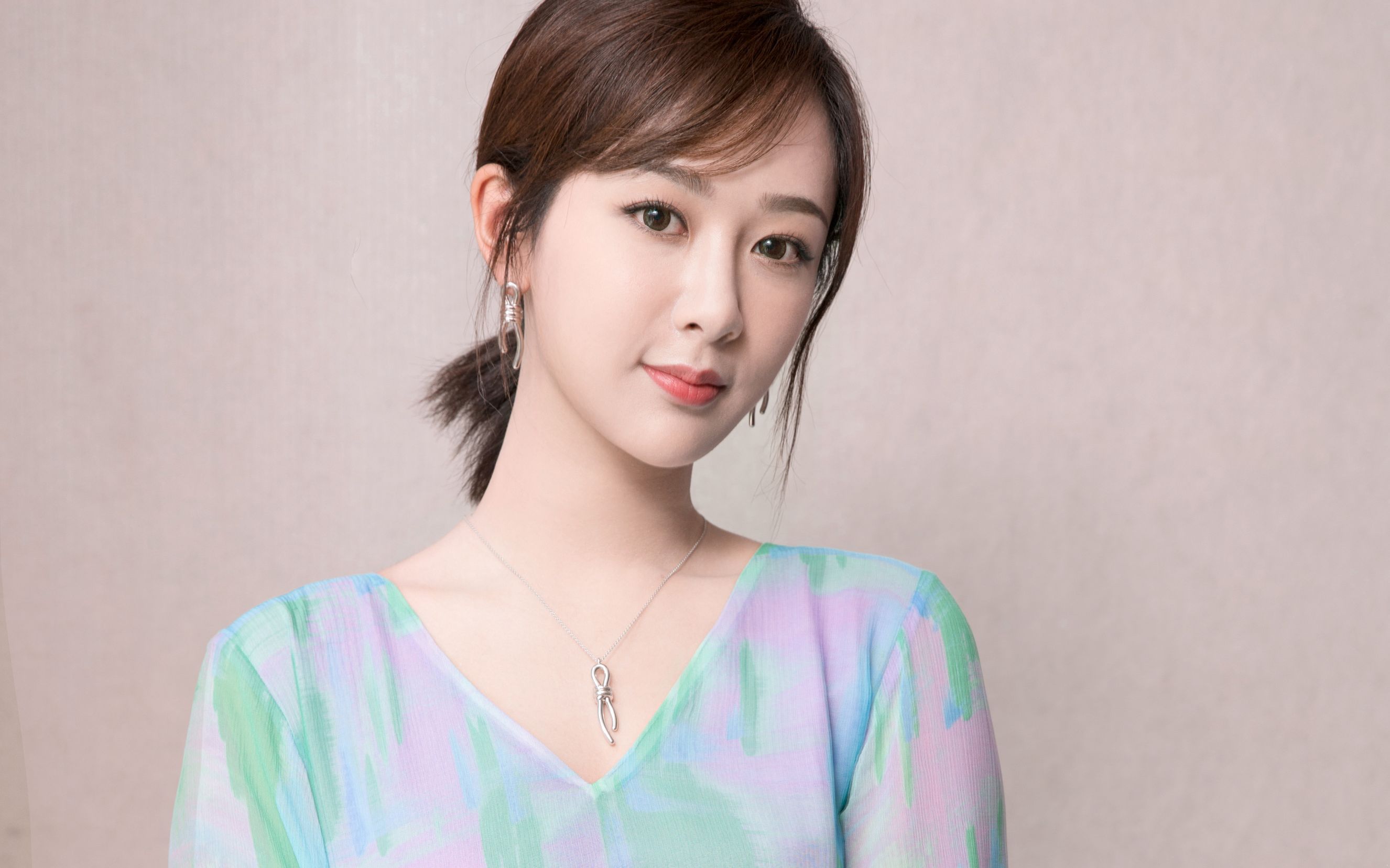 2021.11.18 Entertainment broke the news: Yang Zi, Song Qian, Zhang ...