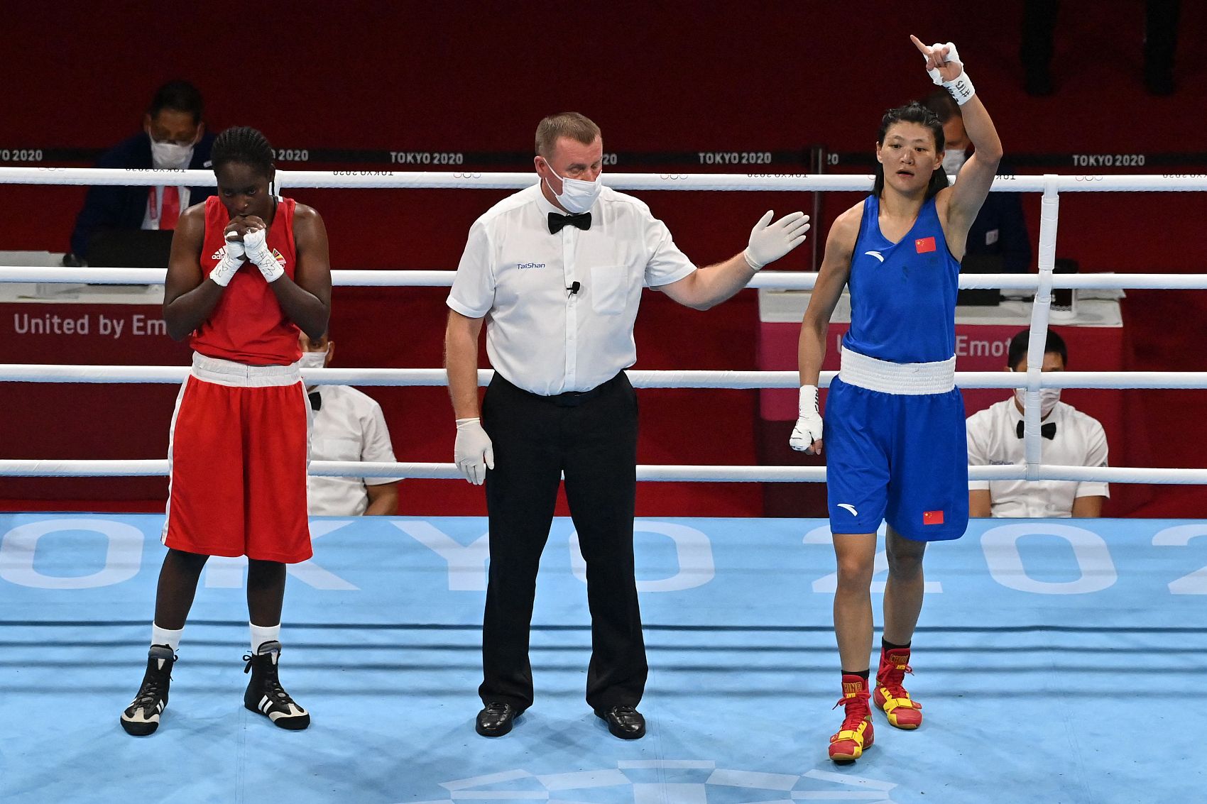 Successfully rushed through the barriers, Gu Hong is only one step away ...