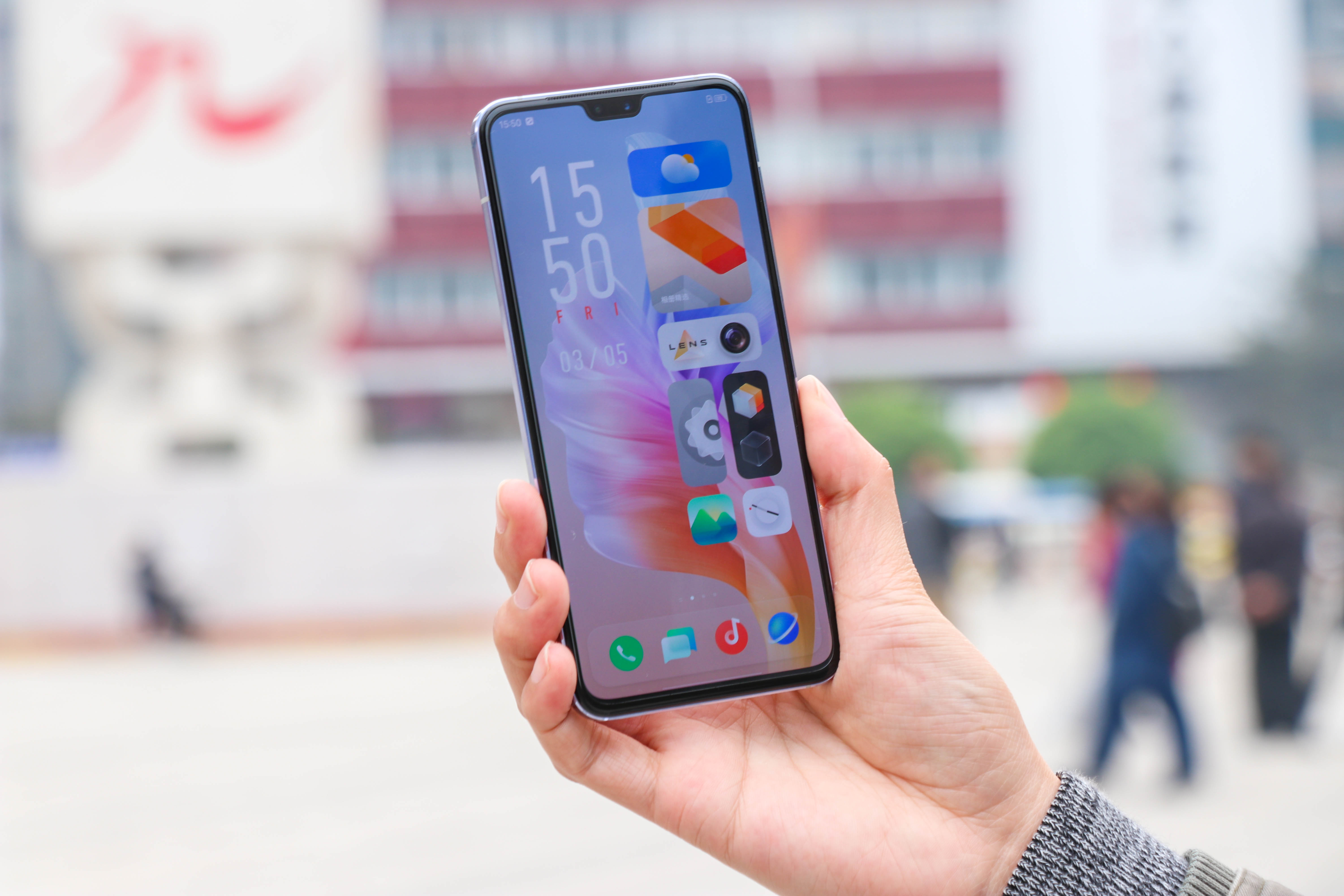 Three spokespersons, Liu Haoran, Cai Xukun, and Lisa, officially announced the vivo S10 series ...