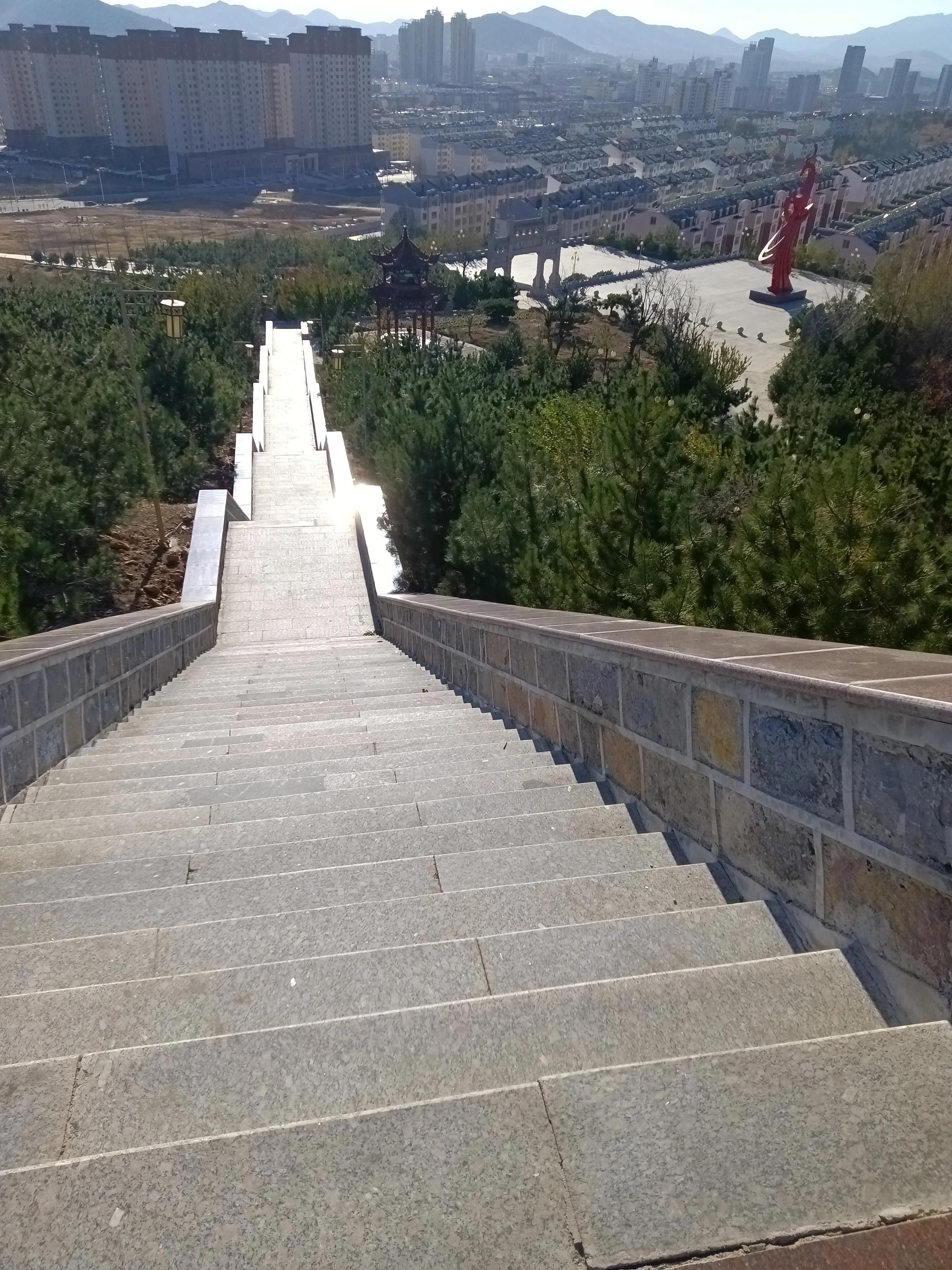 Qi Jue "Revisit Phoenix Ridge" - iNEWS