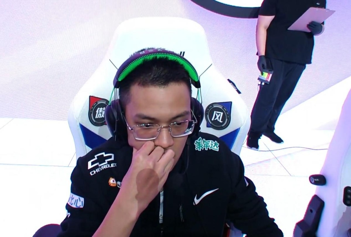 IG爆冷2比0擊潰FPX，Wink打出下路差距，Lwx和劉青松在拖FPX後腿 - 頭條匯