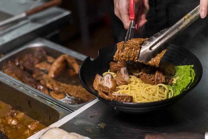 The "car noodles" that was once popular on the streets of Hong Kong are ...