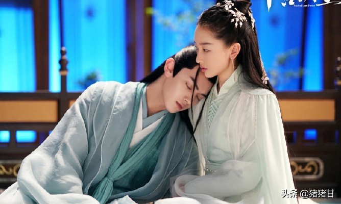 Qing Mu confessed to the pool!Zhou Dongyu's 4.9 points for Eternal Jue Chen, how sweet it is now ...