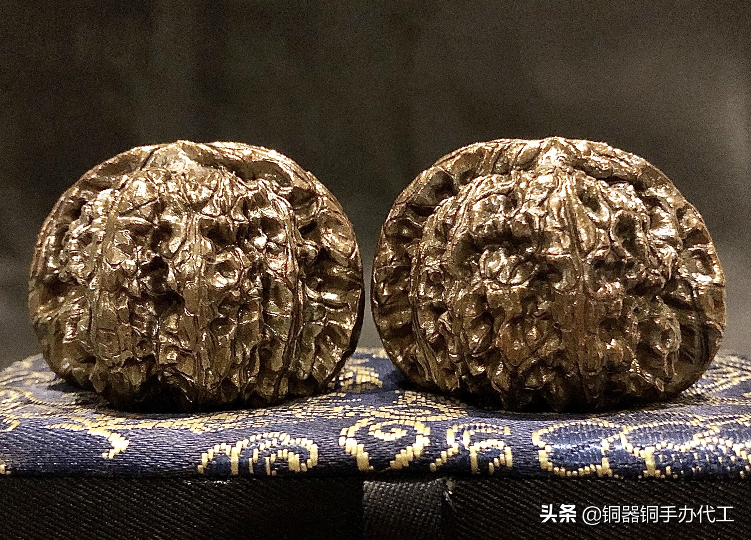 Wenwan Walnut History Grinding Lion Head - iNEWS