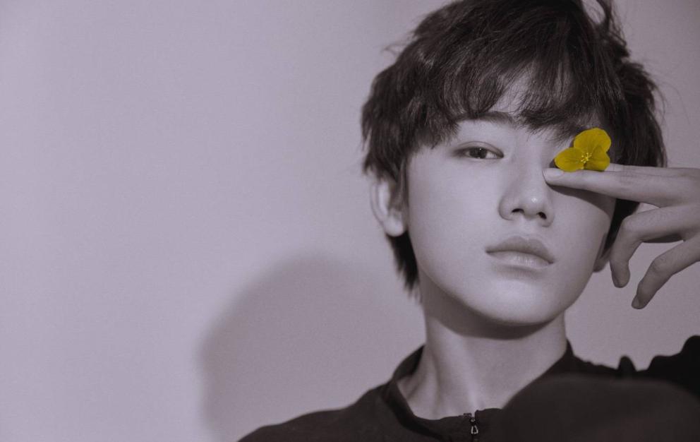 Song Yaxuan, he looks very cute when he smiles, and he doesn't have any ...